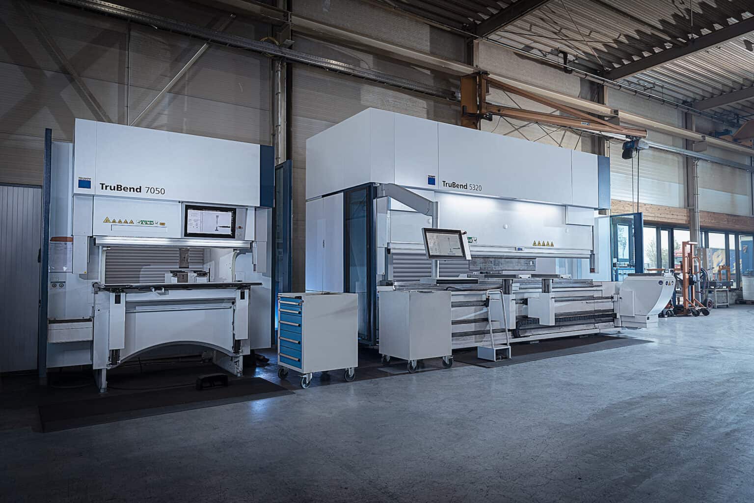 Blechbearbeitung weiter optimiert: Moderne Biegemaschine „Trumpf ...
